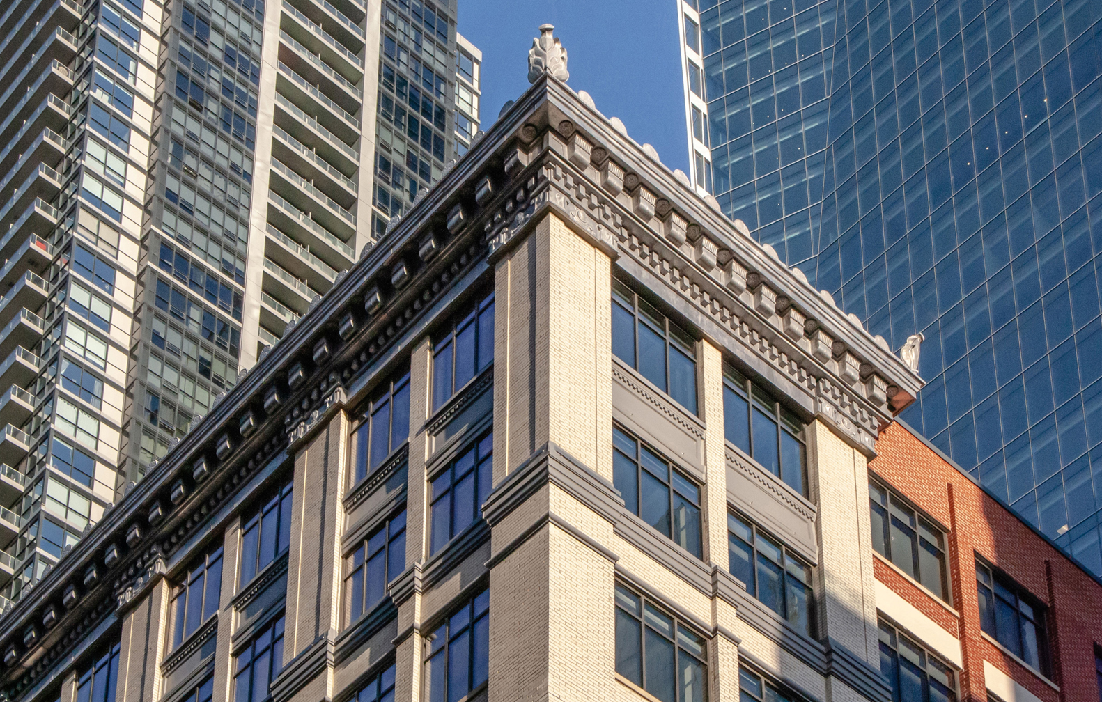 +VG Services - +VG Architects